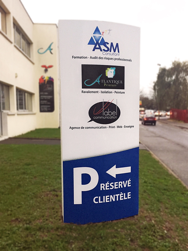 Totem en tôle Nantes, totem double face - Label Enseigne